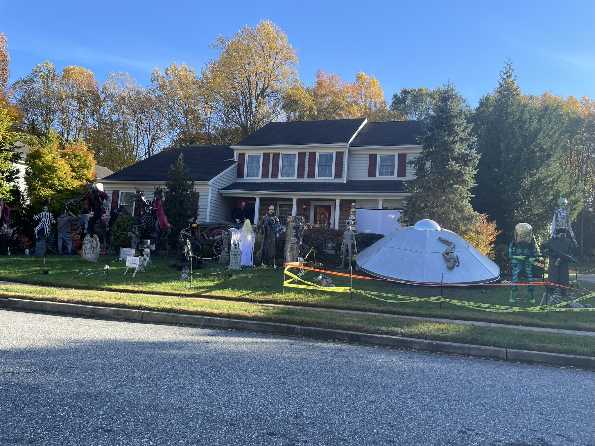 Family’s Halloween display hits close to home: their own | South Jersey ...